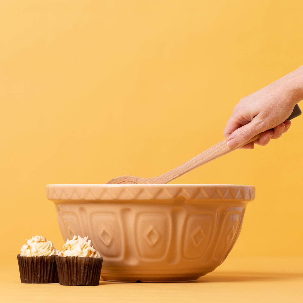 Mason Cash Cane Mixing Bowl S12 — Las Cosas Kitchen Shoppe